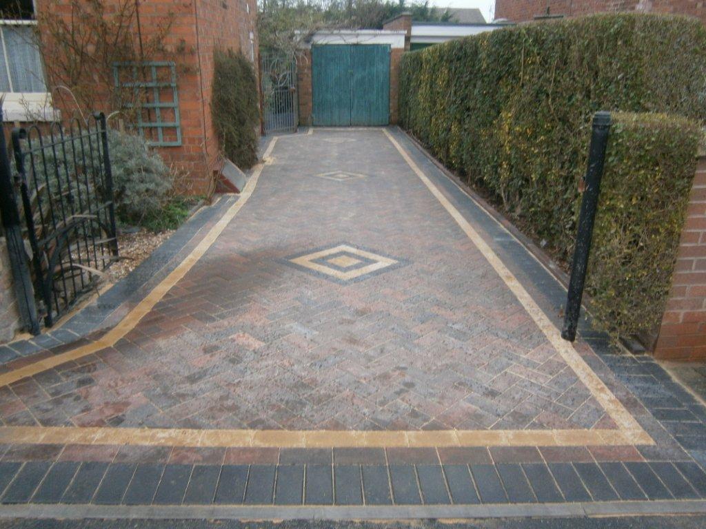 Pave Drive | Specialists in block paving and tarmacing